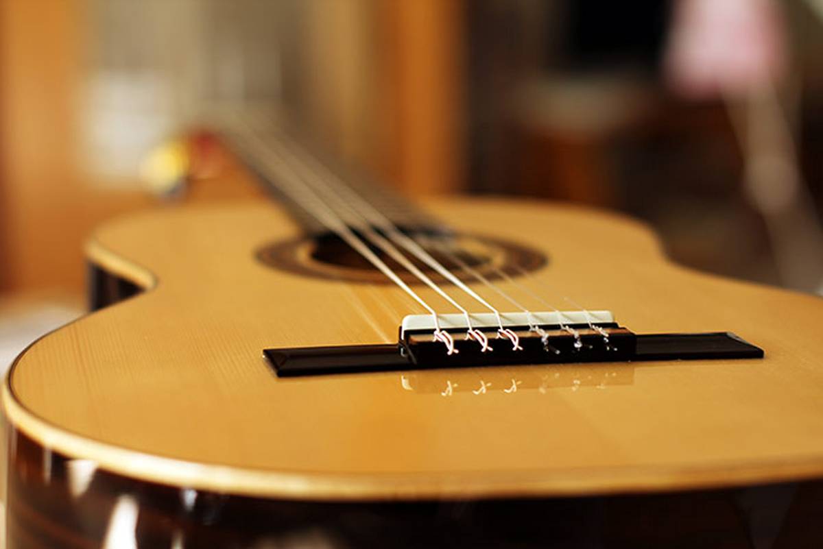 Historie der akustischen Gitarre von den Anfängen bis Heute